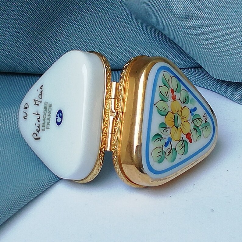 Limoges France Hand Painted Pill Box Gold Trim Porcelain Ring Gift Box ...