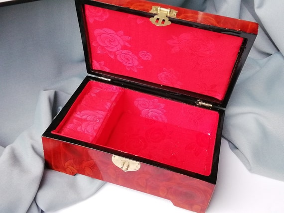 Vintage Chinese Lacquered Wood Jewelry Box with Carve… - Gem