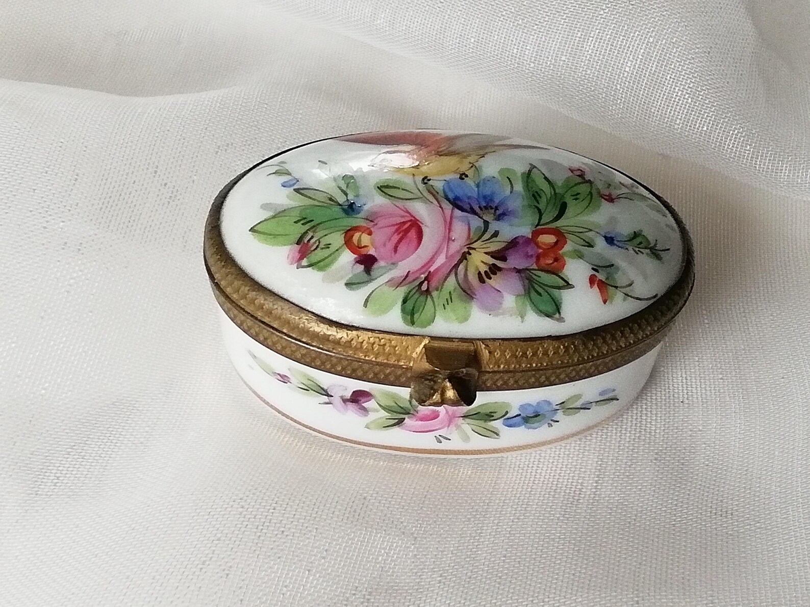Vintage Limoges Porcelain Pill Box: Floral Spring Theme, AMR Ancien ...