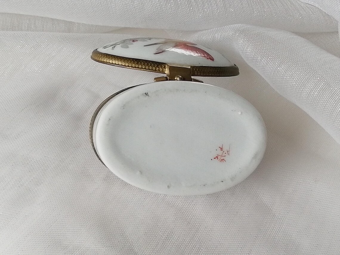 Vintage Limoges Porcelain Pill Box: Floral Spring Theme, AMR Ancien ...