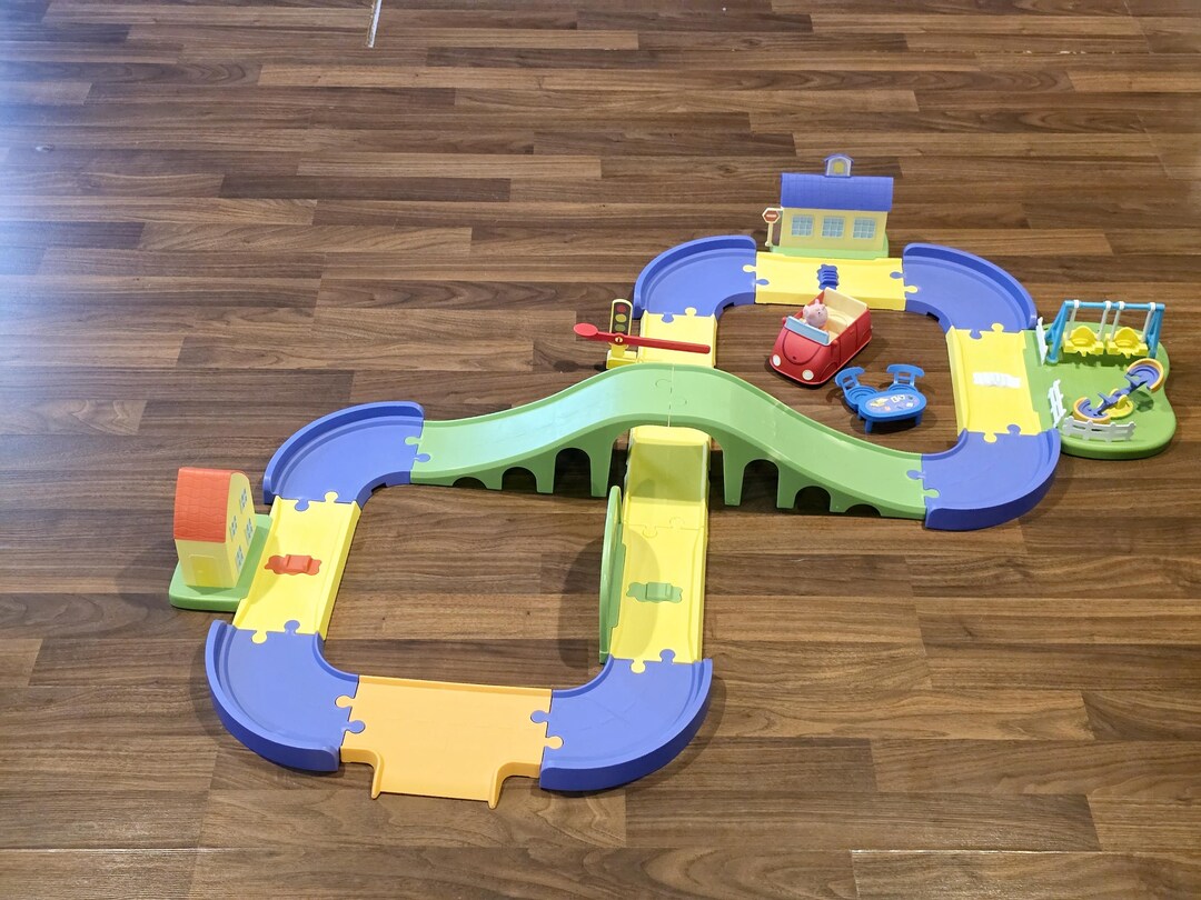 Peppa Pig All Around Peppa’s Town Set With Adjustable Track - Etsy