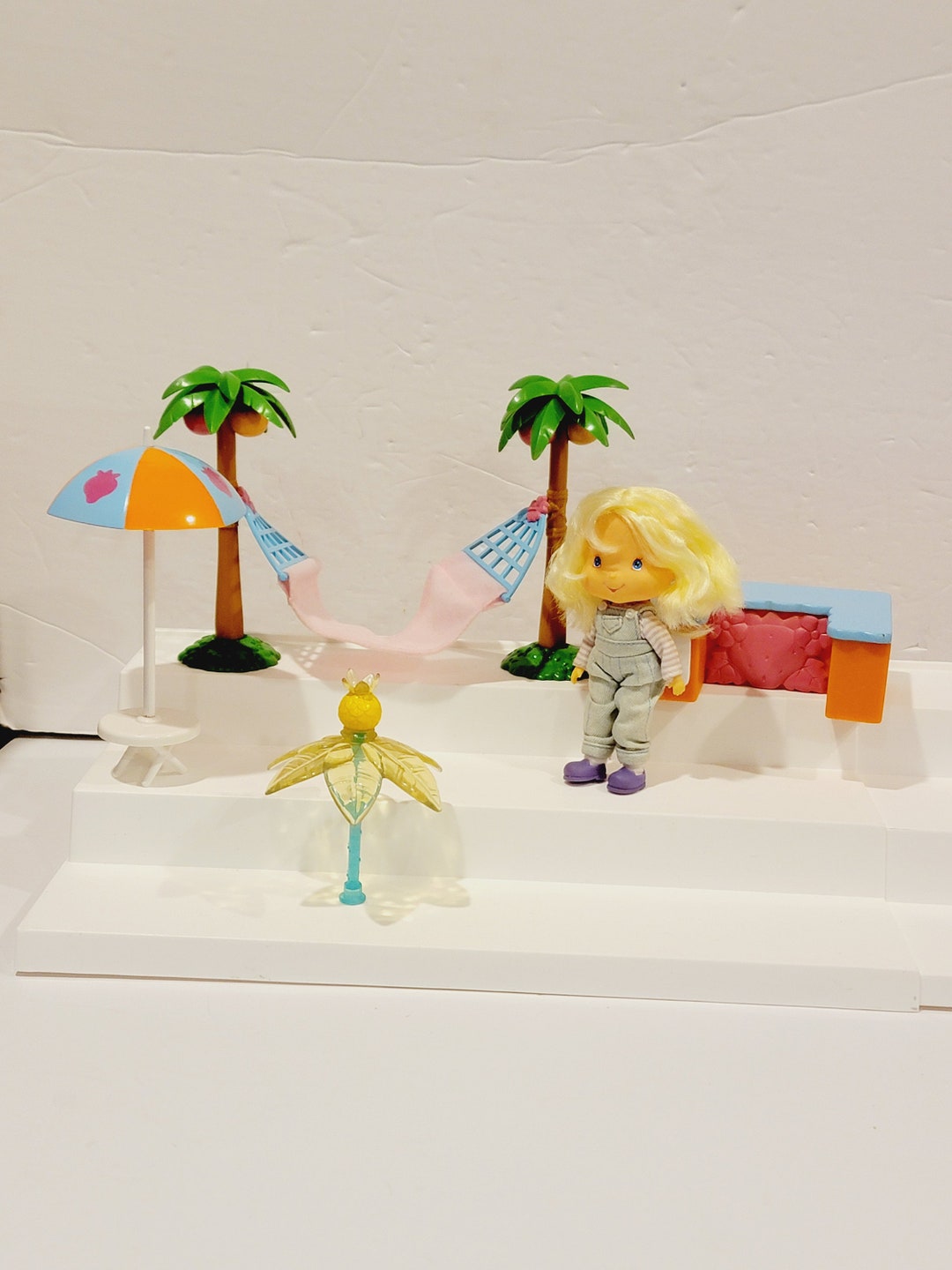 Vintage Bandai Strawberry Shortcake Island Suitcase Trunk Playset ...