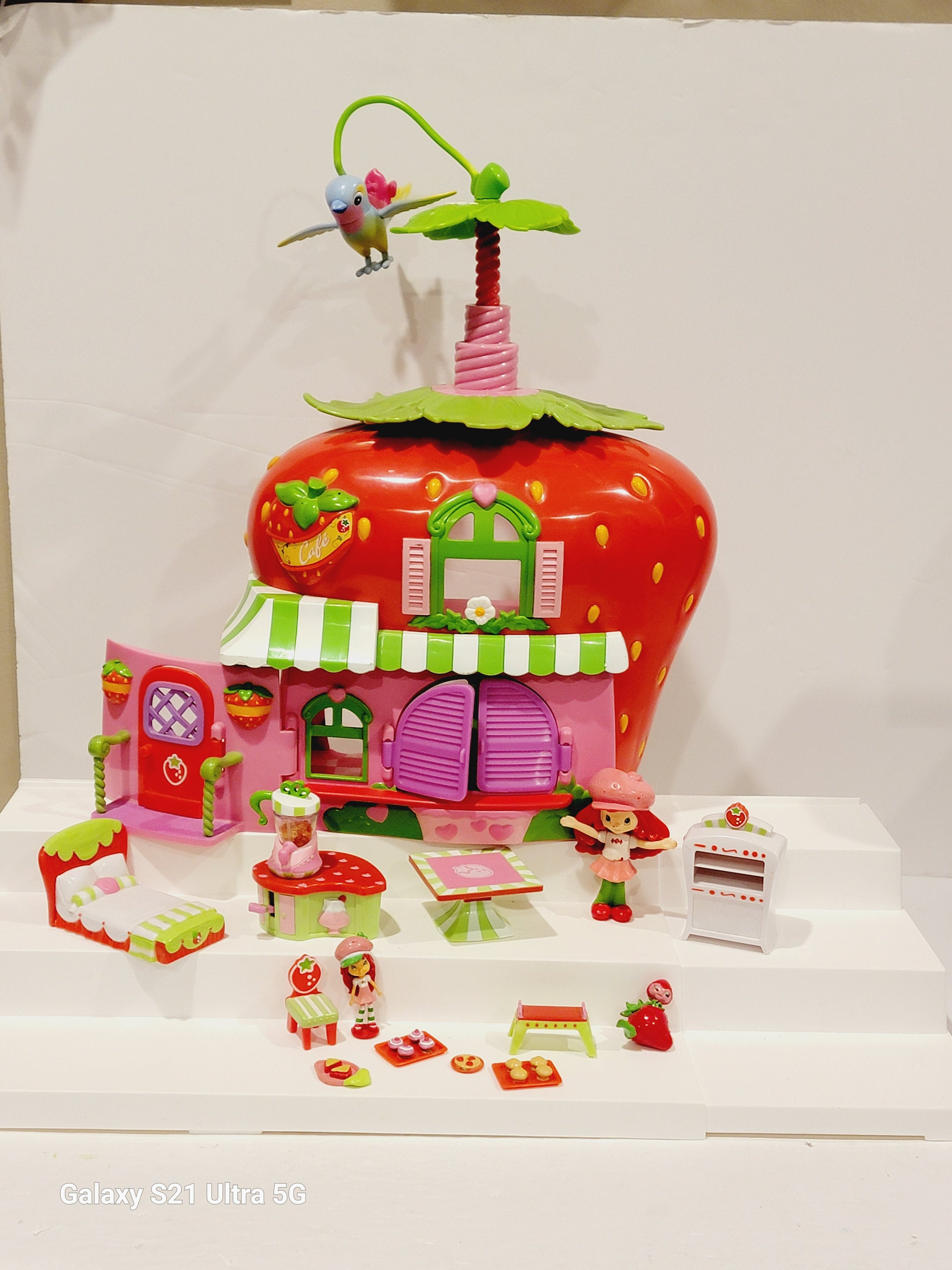 Strawberry Shortcake Doll House Cafe