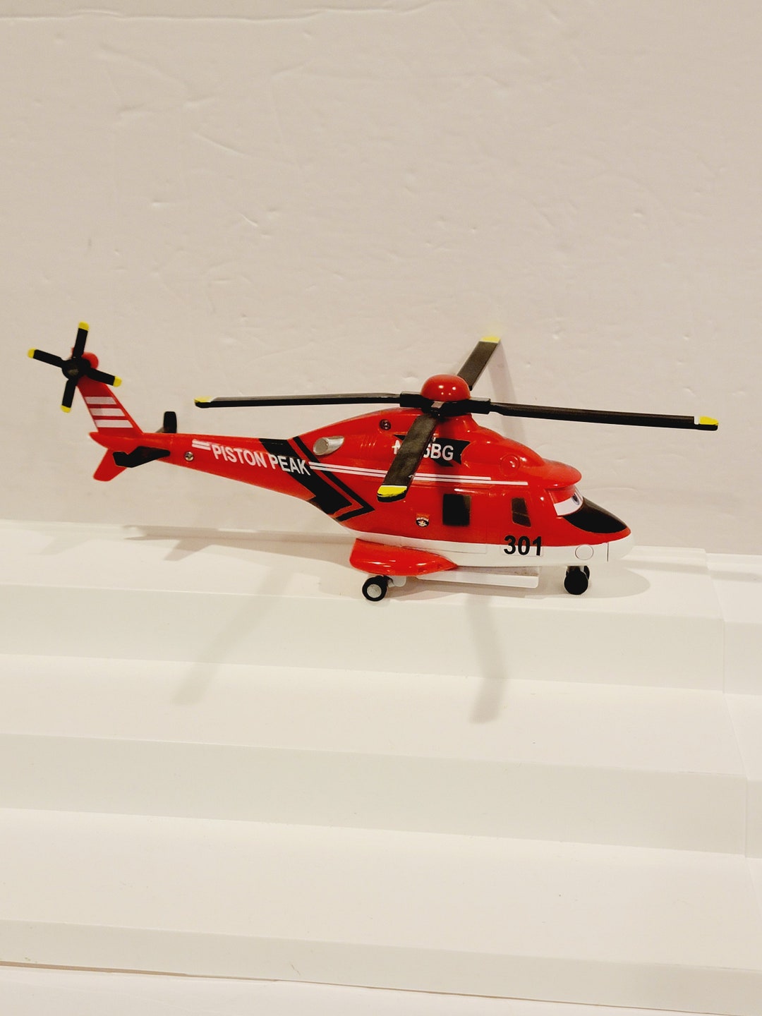 Disney Pixar Planes Fire Rescue Blade Ranger Piston Peak Helicopter ...