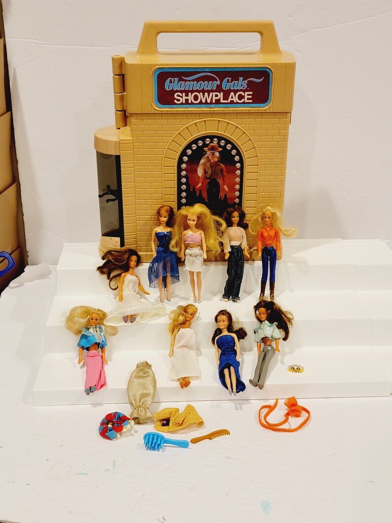 Vintage 1981 Glamour Gals Showplace Case With 9 Dolls Etsy