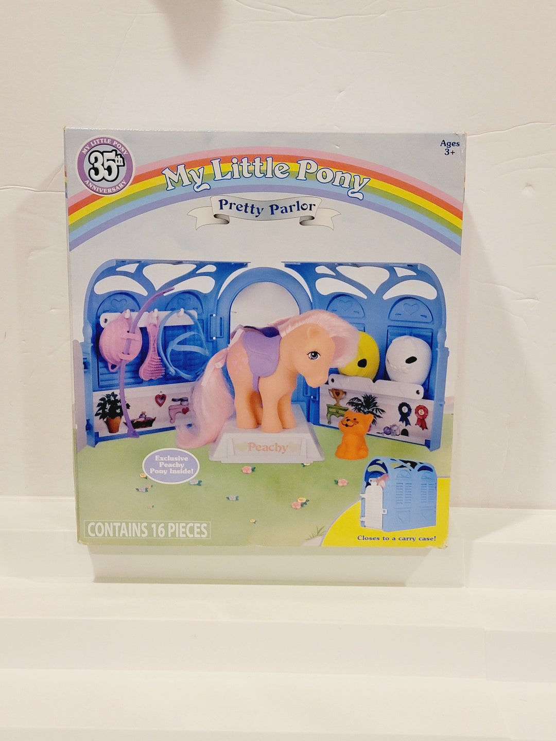 My Little Pony 35th Anniversary Pretty Parlor Playset Peachy Stable ...