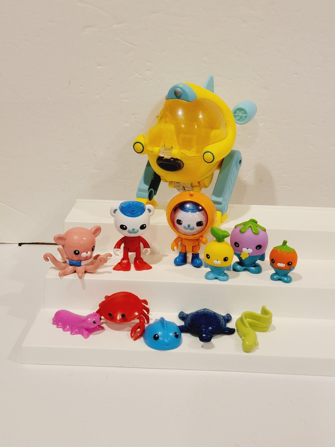 Octonauts Gup U Frog Fish Vehicle Pull & Release Vehicle and Figure Set ...