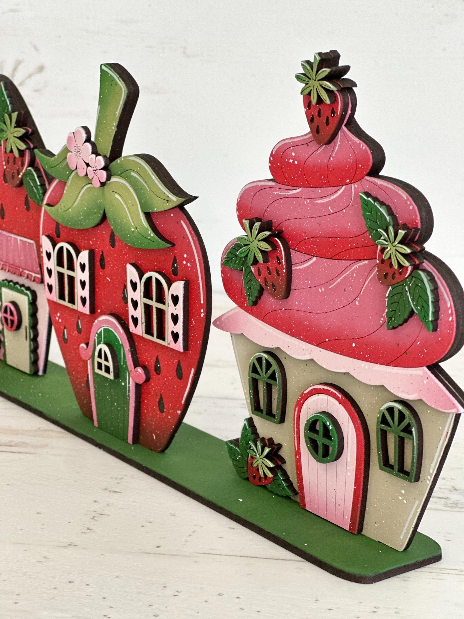 Strawberry Standing Houses File SVG, Glowforge, Summer, Spring, Fruit ...