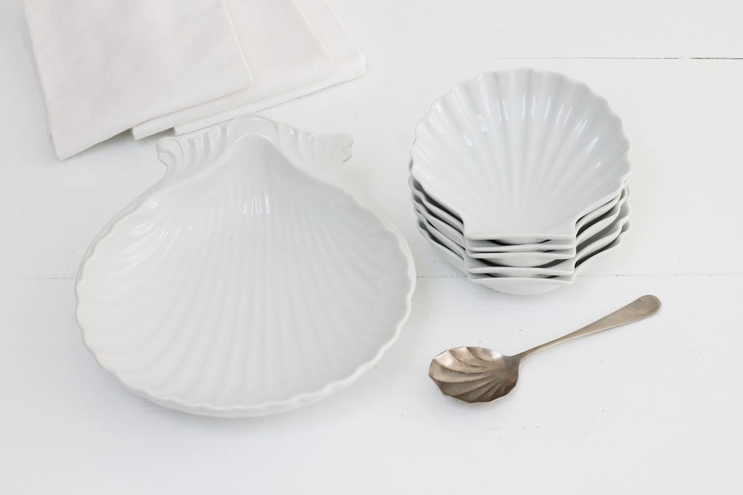 Vintage Set of French Porcelain Scallop Dishes, 5 Small Seafood Bowls ...