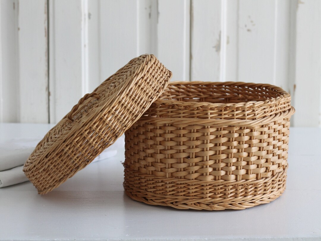 Vintage Round Wicker Basket With Lid, Woven Lidded Basket, Storage ...