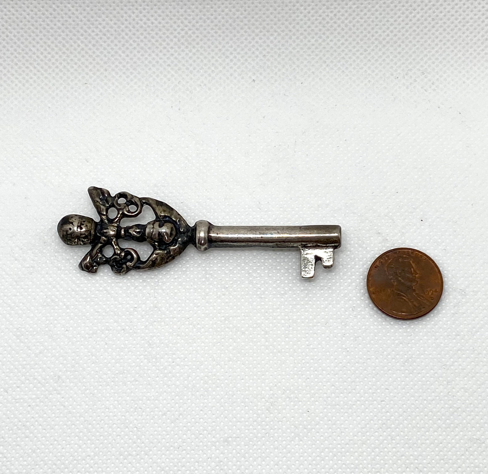 Vintage Peruzzi Italian Keys of Heaven Brooch Vatican Cross - Etsy ...