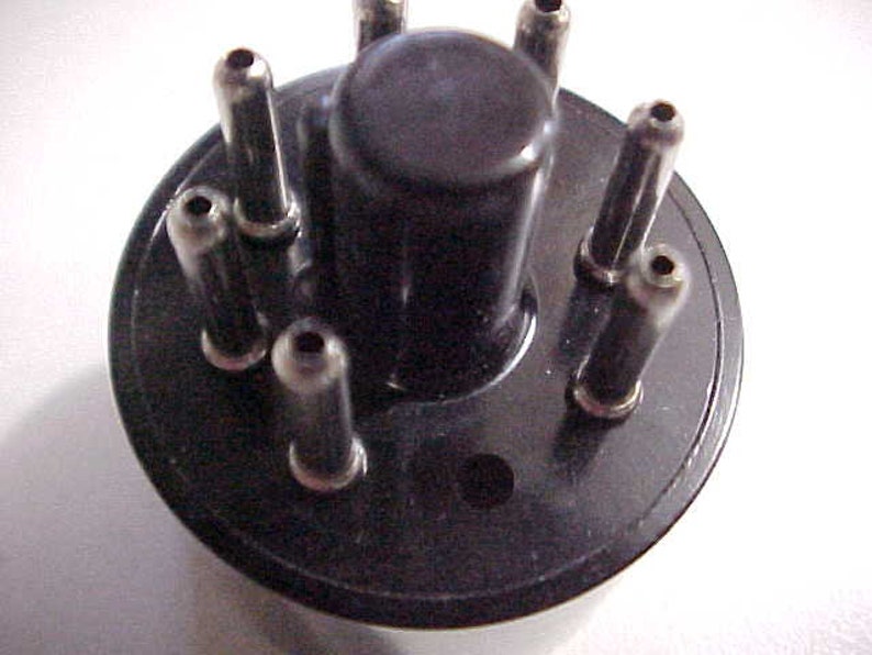 Octal Plug-in Ribbed Coil Forms for Crystal or Regenerative Receivers ...