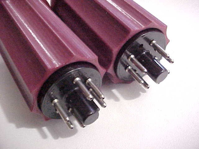 Octal Plug-in Ribbed Coil Forms for Crystal or Regenerative Receivers ...