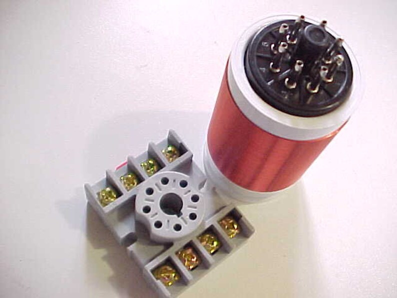 AM Broadcast Coil and Socket for Crystal Radios about 250uh | Etsy