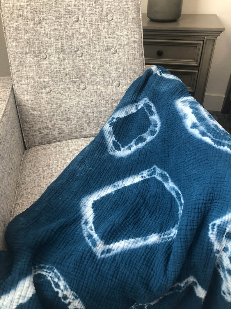 ENSO Muslin Gauze Throw Blanket in INDIGO Shibori Hand Dyed - Etsy