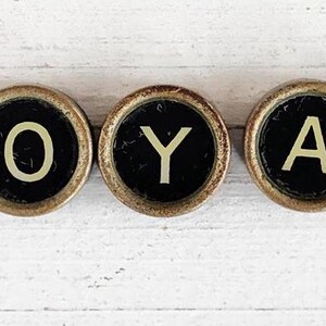 Vintage Royal Typewriter Keys From the 1920's, Serial Number X-1194752 ...