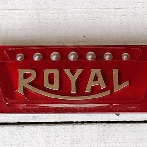 Vintage Royal Typewriter Keys, Model From 1960, Serial Number FPE-13 ...