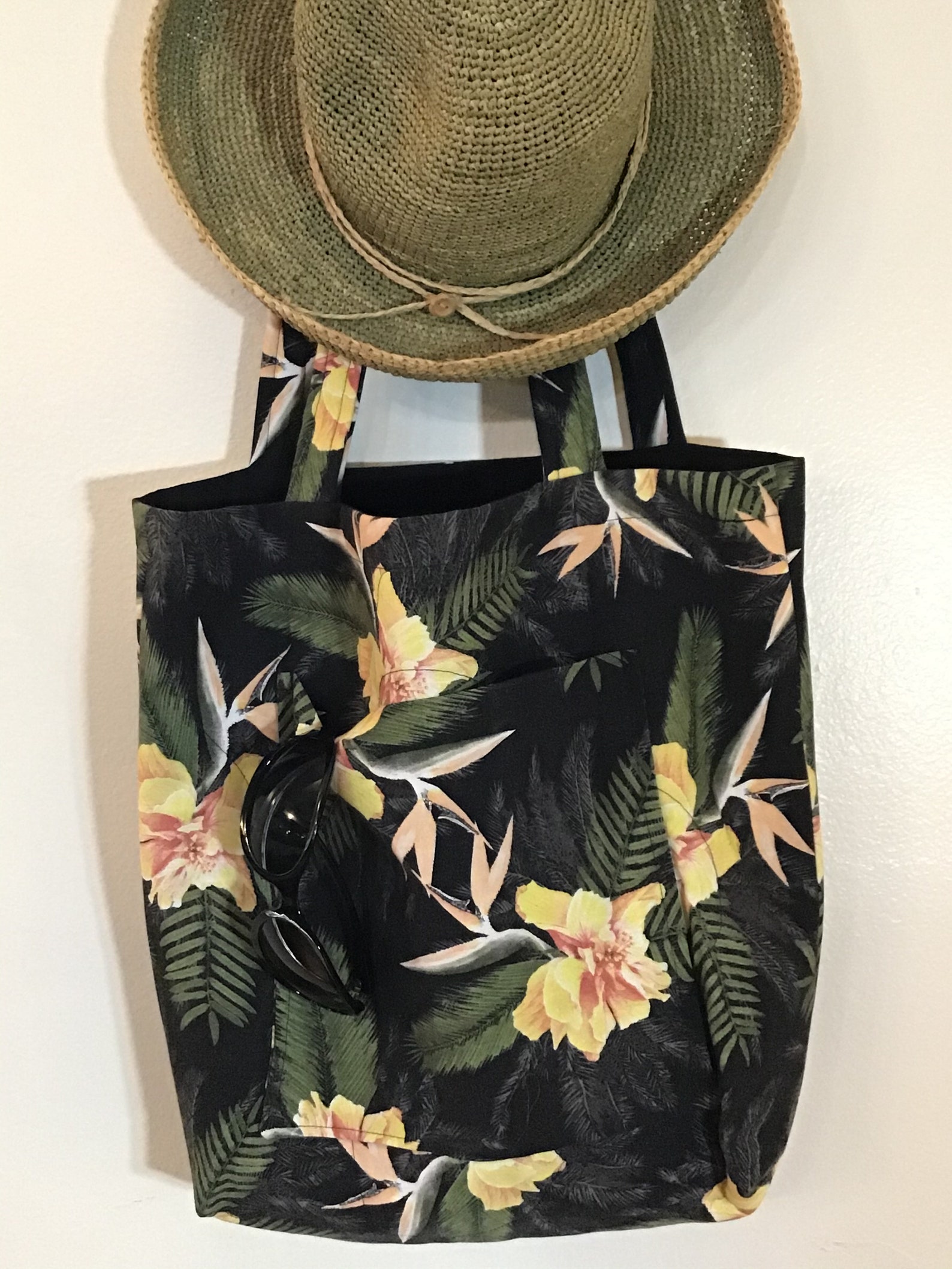 Black Bird of Paradise Beach Bag, Hawaiian Tropical Beach Bag, Vacation ...