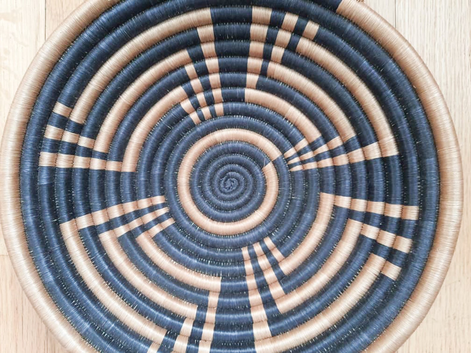 African Wall Rwanda Basket/ Boho Hanging Wall Basket/ Woven - Etsy