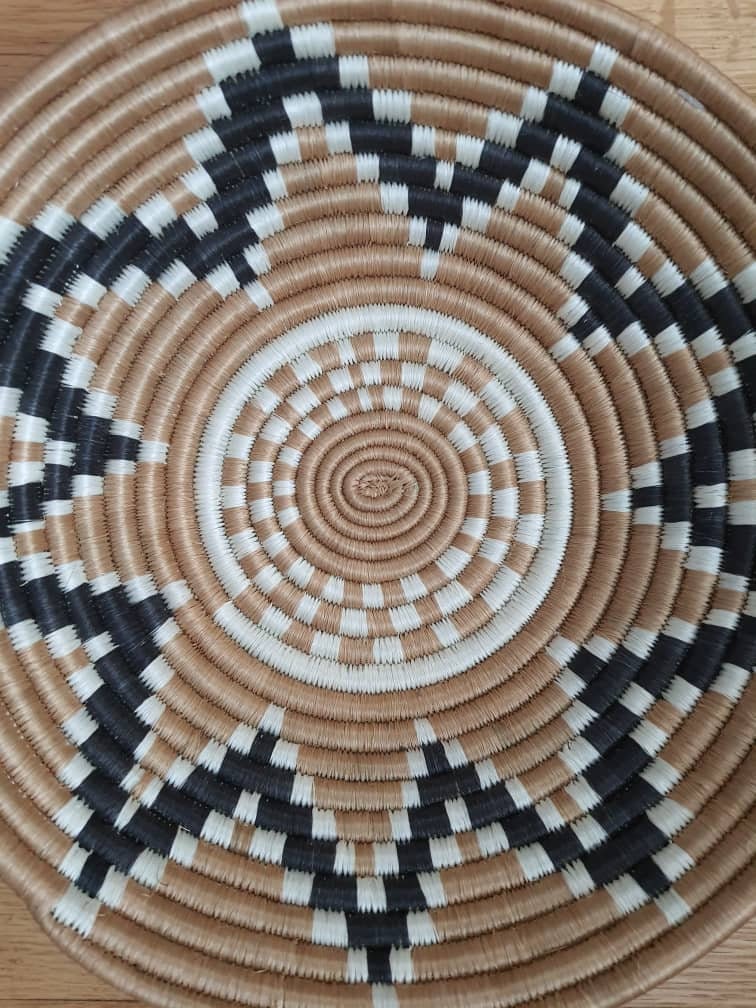 African Wall Rwanda Basket/ Boho Hanging Wall Basket/ Woven - Etsy