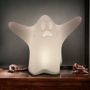Spooky 3D Printed Ghost Lamp - Add a Spectral Glow to Your Space! - Etsy
