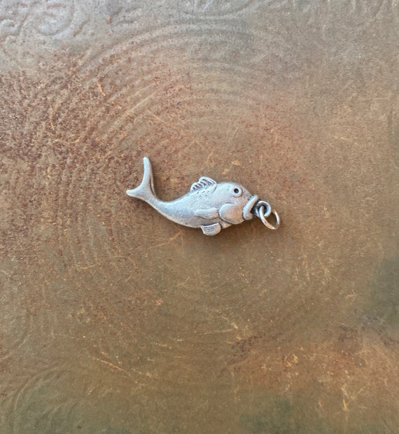 Vintage silver fish charm - Gem
