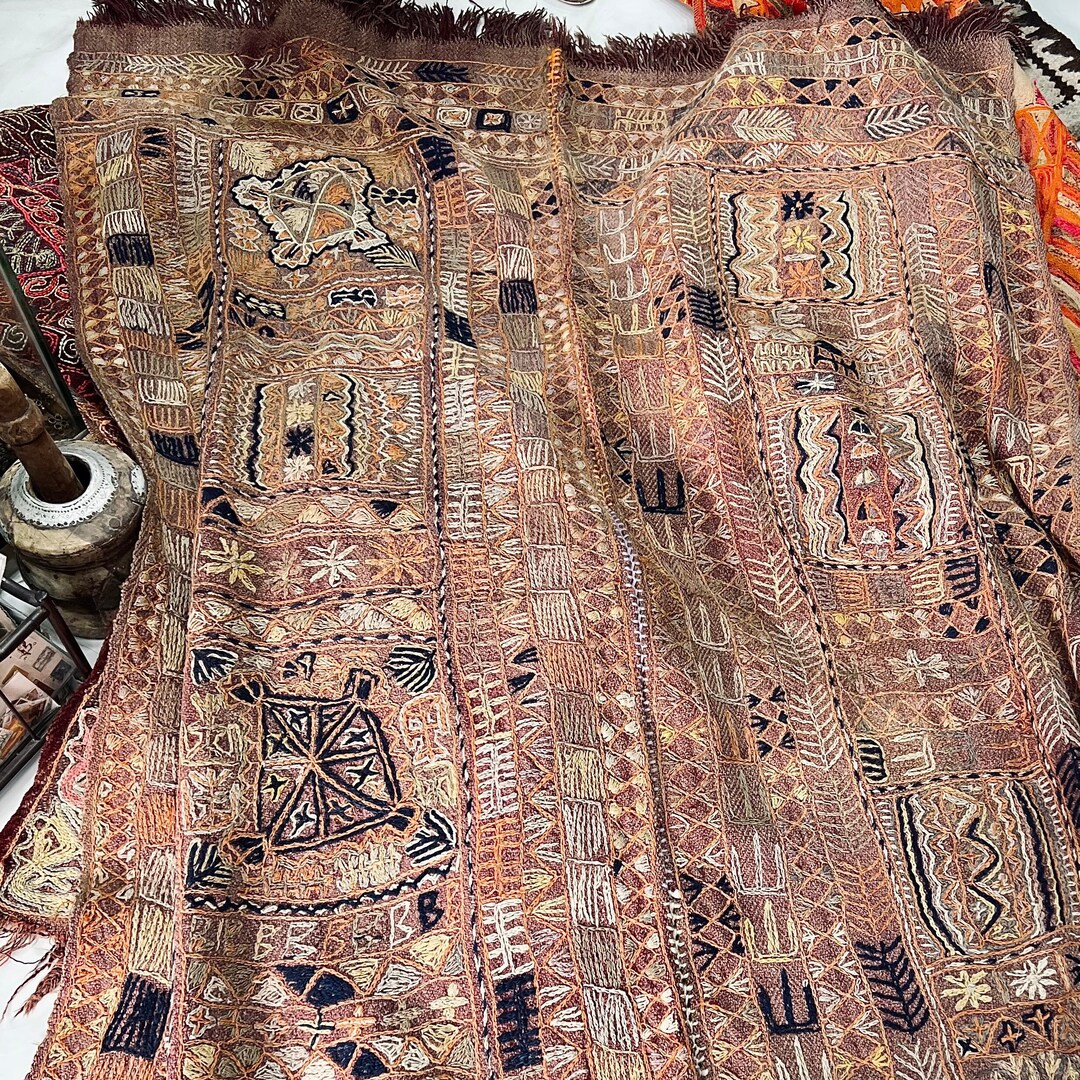 Hand-embroidered Wool Iraq Kilim Rug 1960s, 235x145 Vintage Iraqi Rug ...