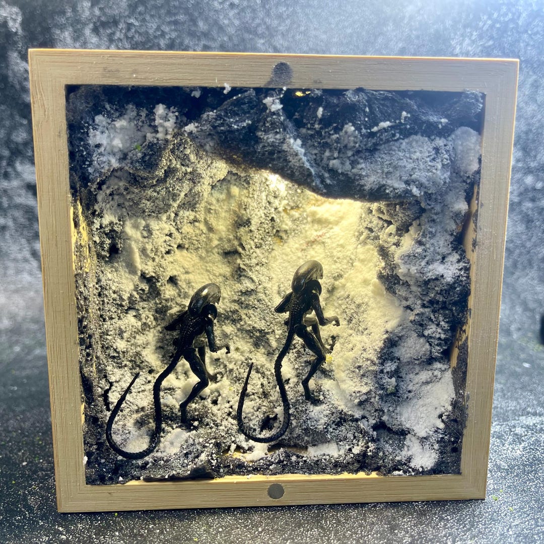 Original Handmade Alien Cave Alien Miniature Scene Lighting Model ...