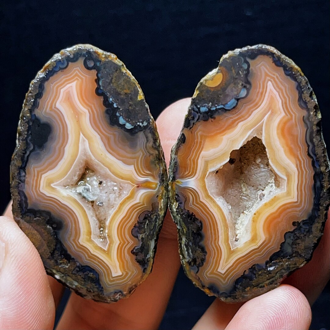 Natural Warring States Red Agate Quaratz Crystal Healing Silk Agate