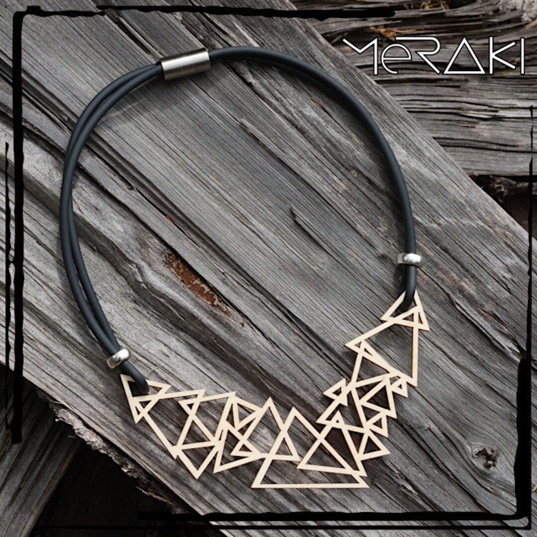 Collana geometrica taglio laser in legno, acciaio e caucciù triangoli ...