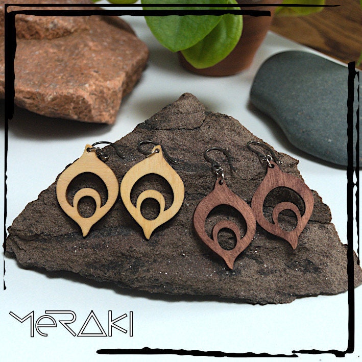 Collana geometrica taglio laser in legno, acciaio e caucciù triangoli ...