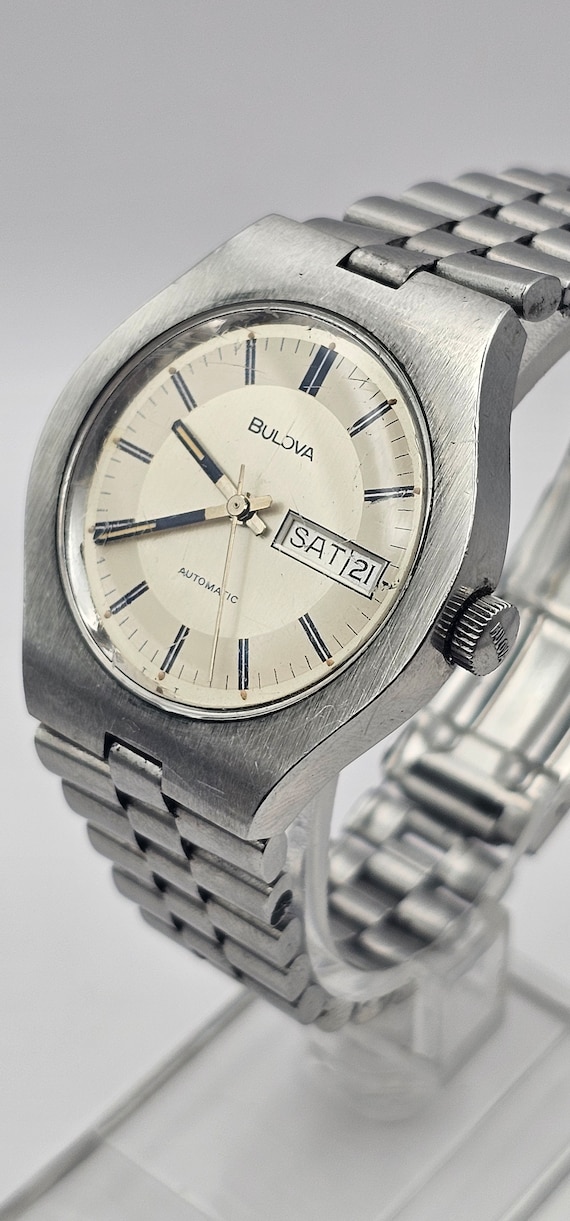 An amazing Bulova clipper 'at' day-date automatic N2 … - Gem