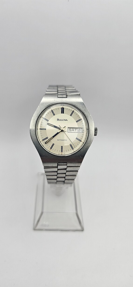 An amazing Bulova clipper 'at' day-date automatic N2 … - Gem