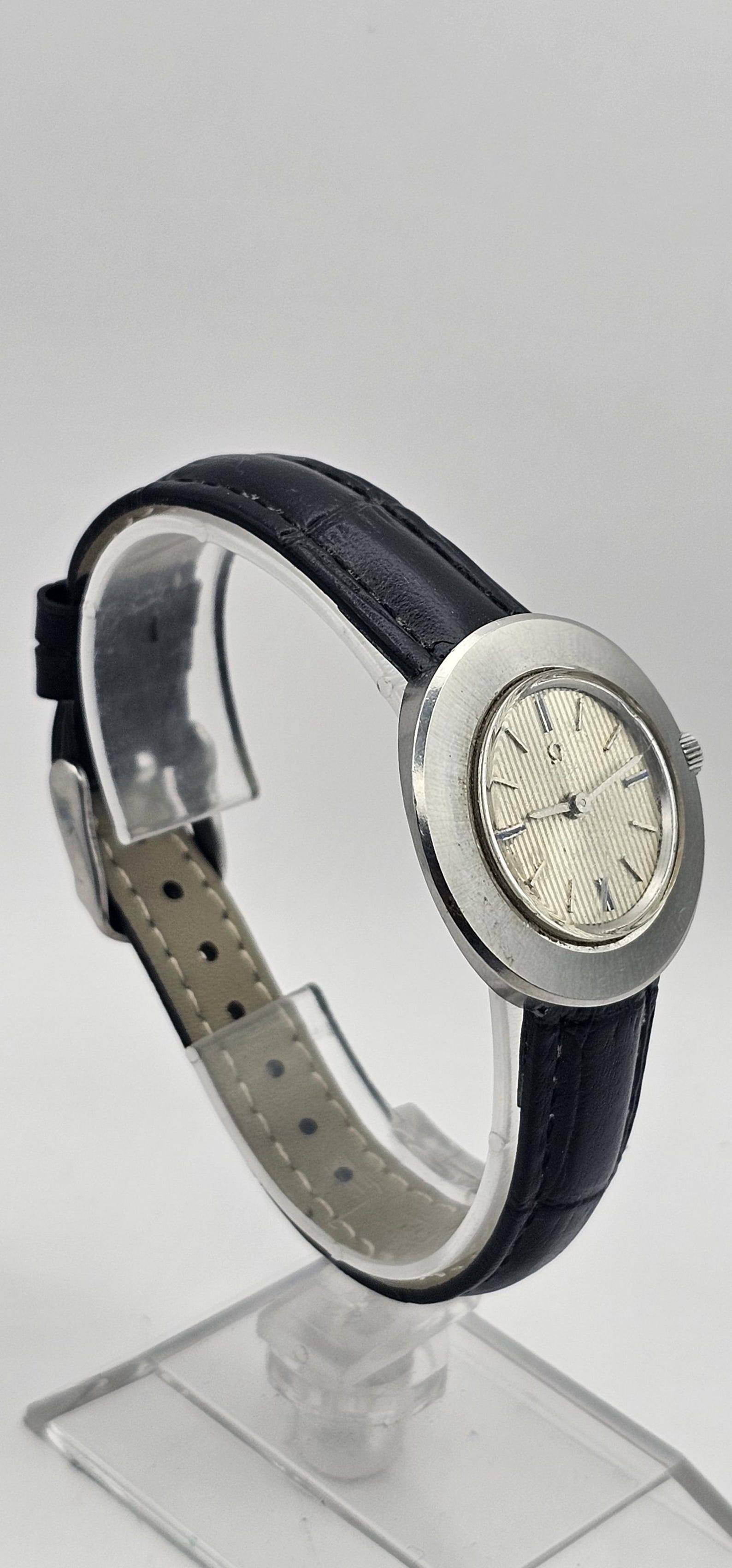 A Vintage Omega Ladies Watch, UFO Disco Volante, Swiss Made, 30 Mm ...