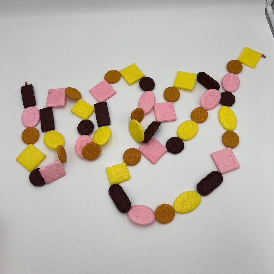 Vintage Bakeland Butterette Christmas Cookie Biscuit Themed Bead ...