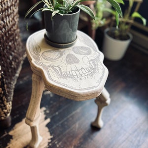 Bone Daddy, Plant Stand, Skull, Skeleton, Bones, Plant Decor, Plant ...