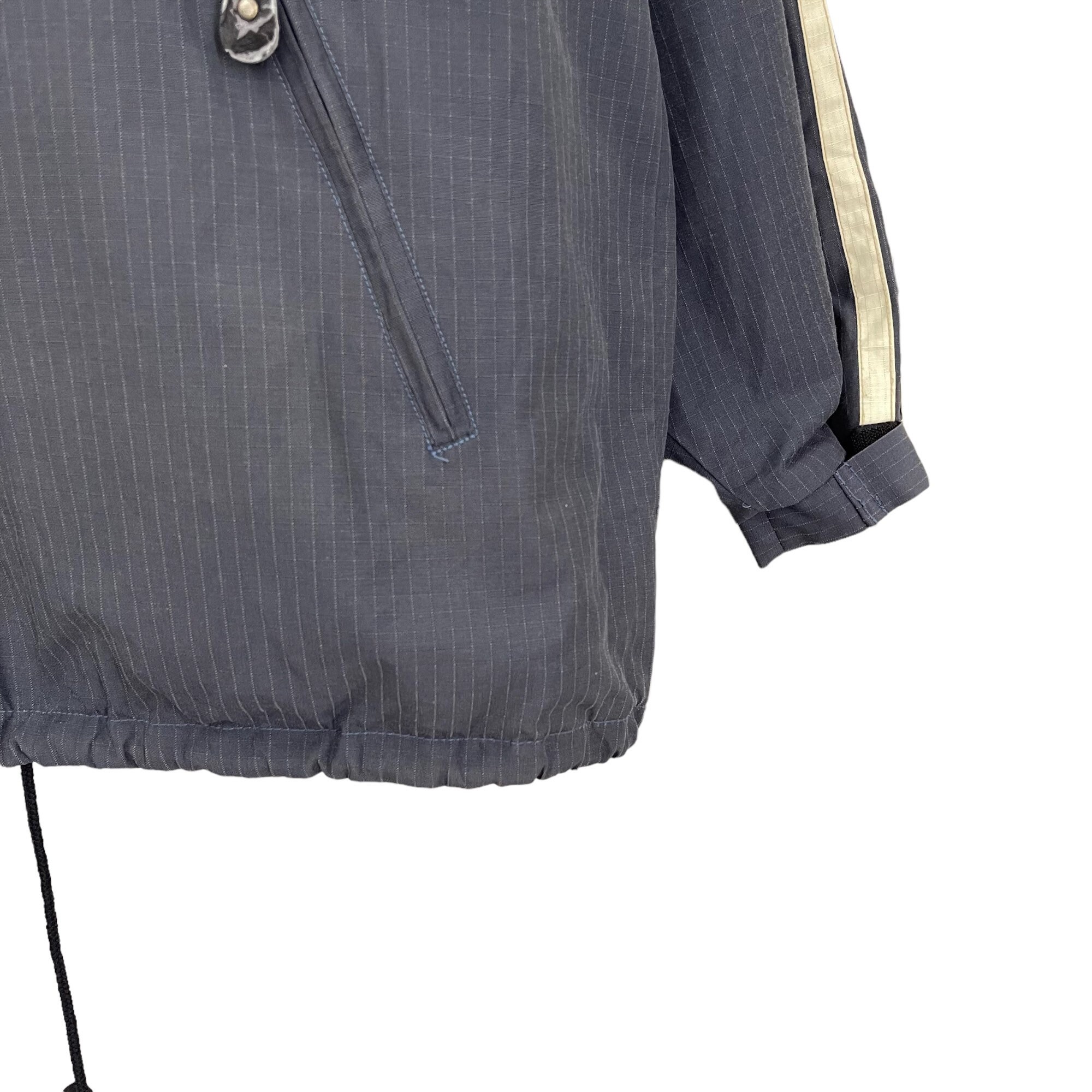 Pick Vintage 90s Quiksilver Small Logo Light Jacket Quiksilver Light ...