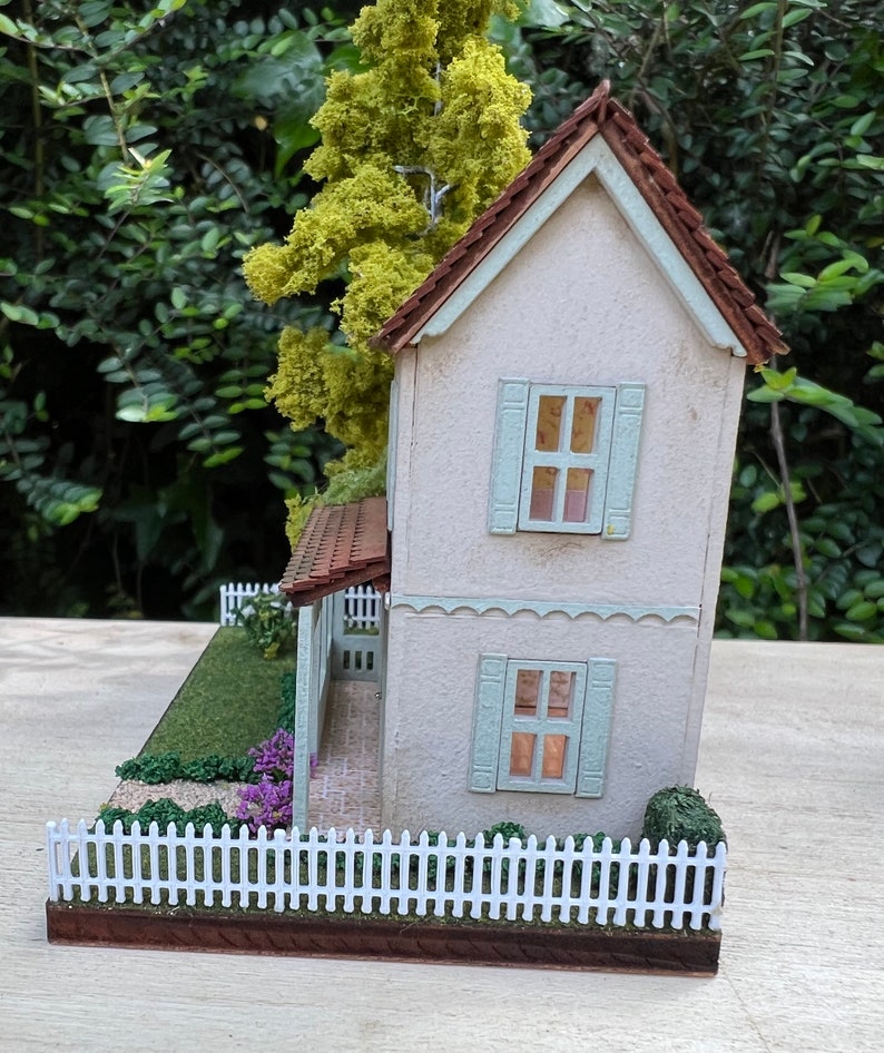 1:144 Scale, Micro Scale House on a Landscaped Base, Pale Green ...
