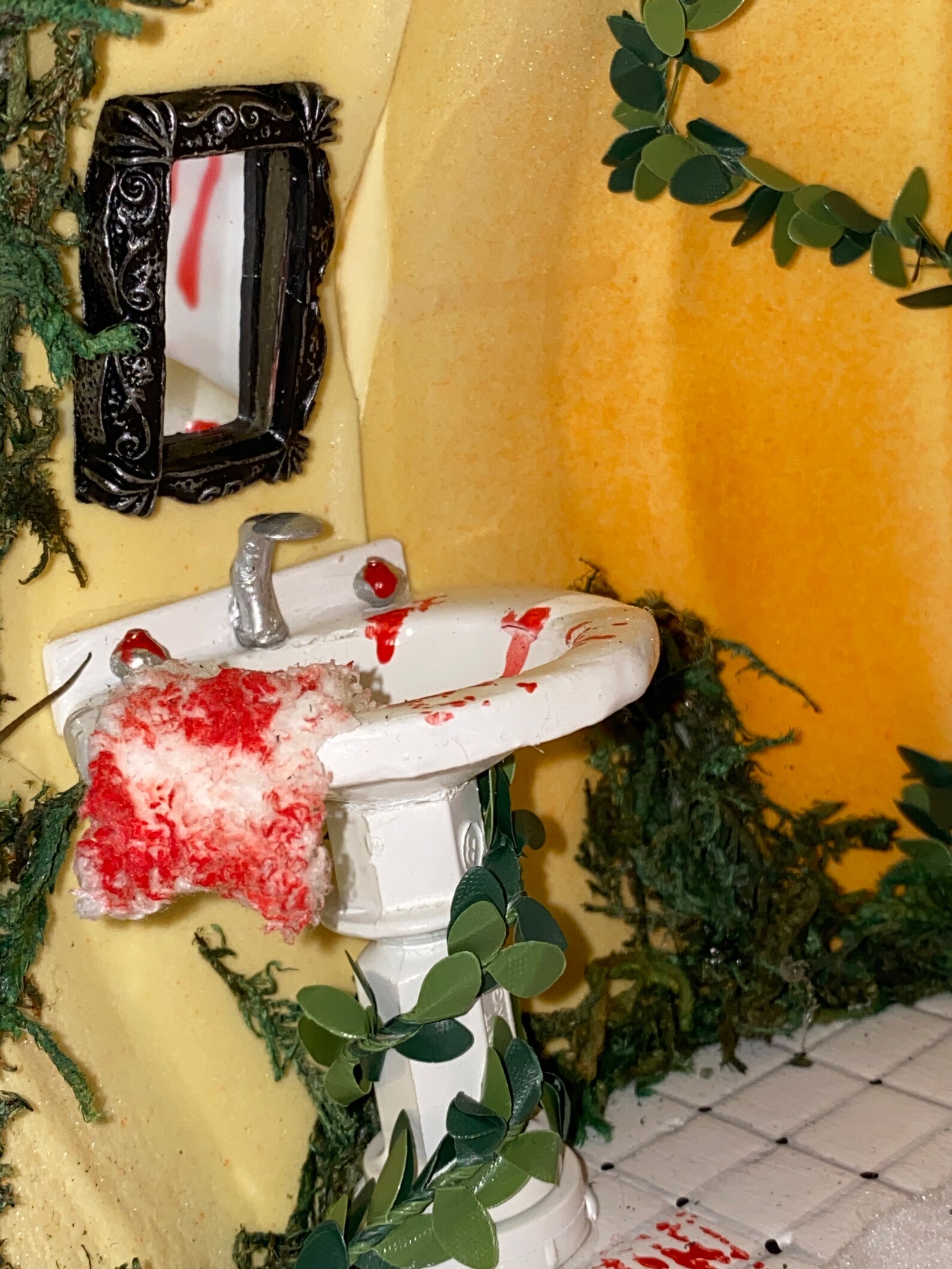 Grim Reaper Diorama – Lighted Skeleton Bath Scene, Gothic Halloween ...