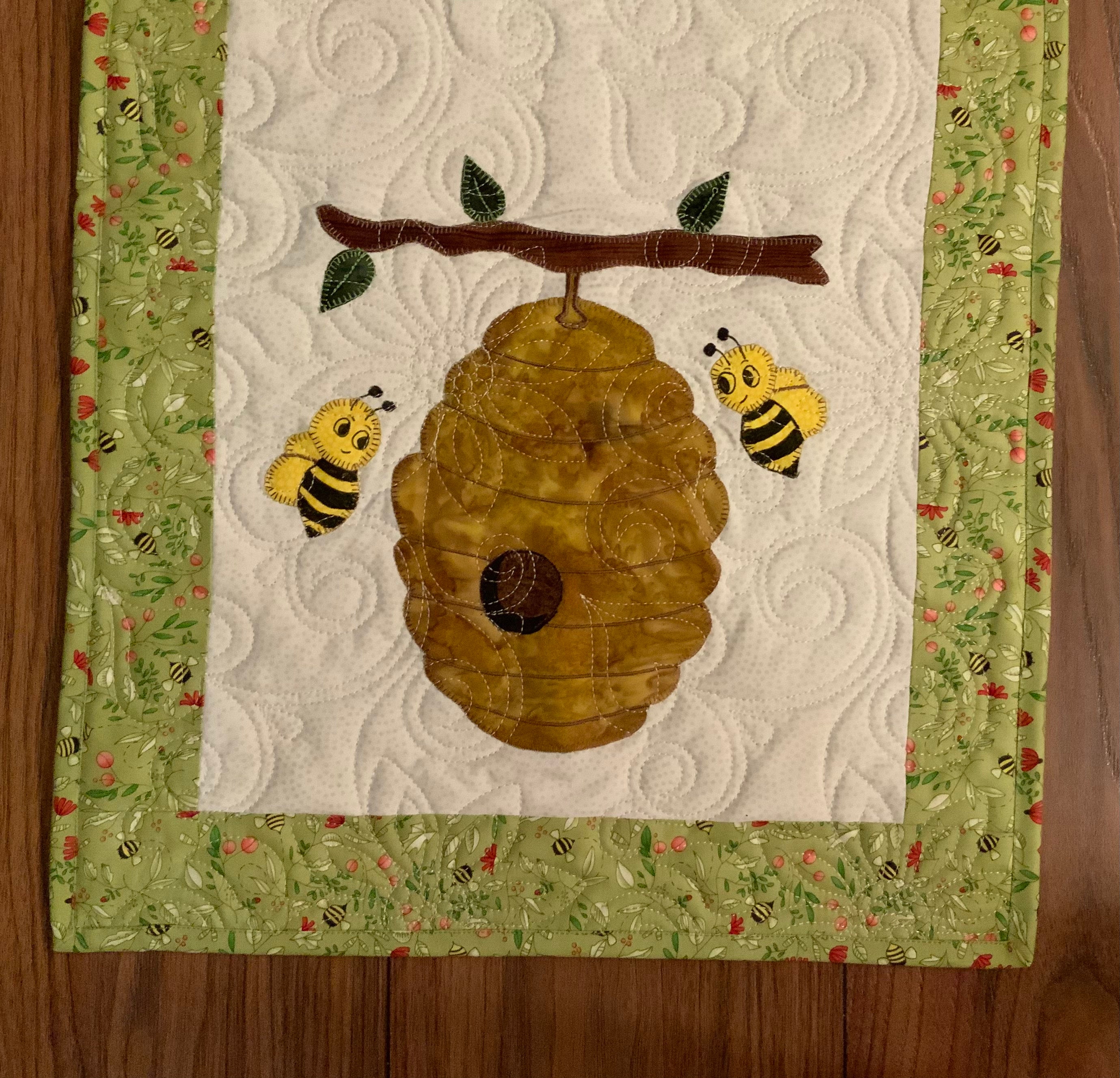 Buster Bee Runner Pattern - Etsy