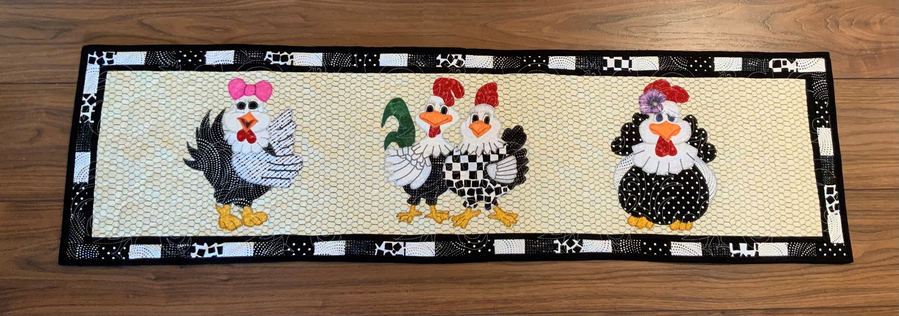 Cackling Hens Table Runner Pattern - Etsy