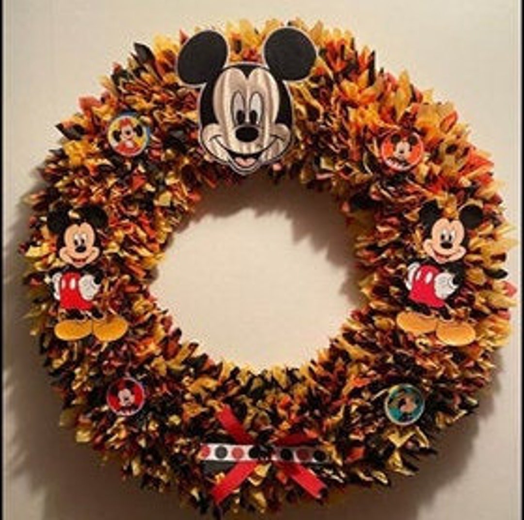Mickey Mouse Tablecloth Wreath - Etsy
