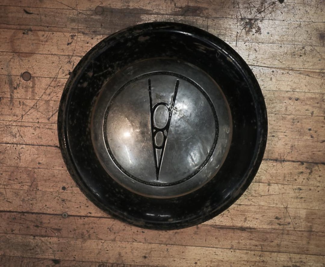 Vintage 1930s Ford V8 Hubcap, Vintage Hubcap, Automobilia, Ford Tudor ...