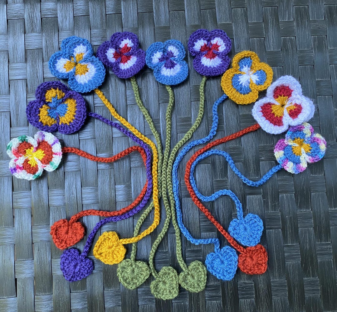 Crochet Pansy Bookmark: Pressed Flower Book Accessory - Etsy Canada