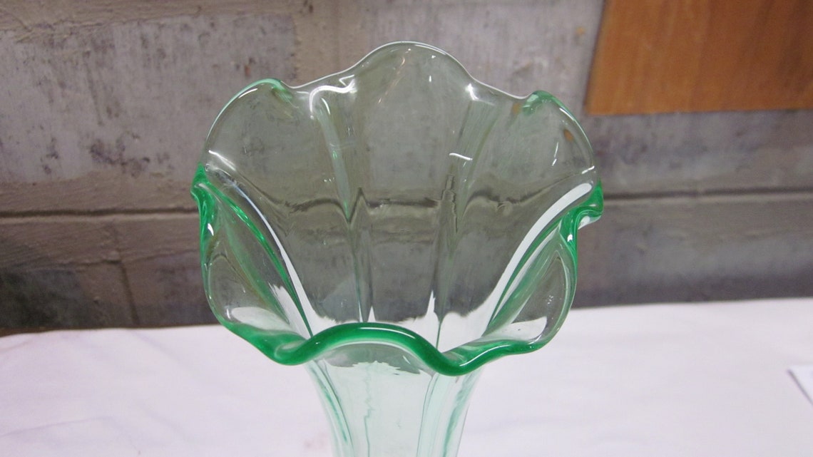 Vintage Uranium Green Glass Ruffled Vase - Etsy