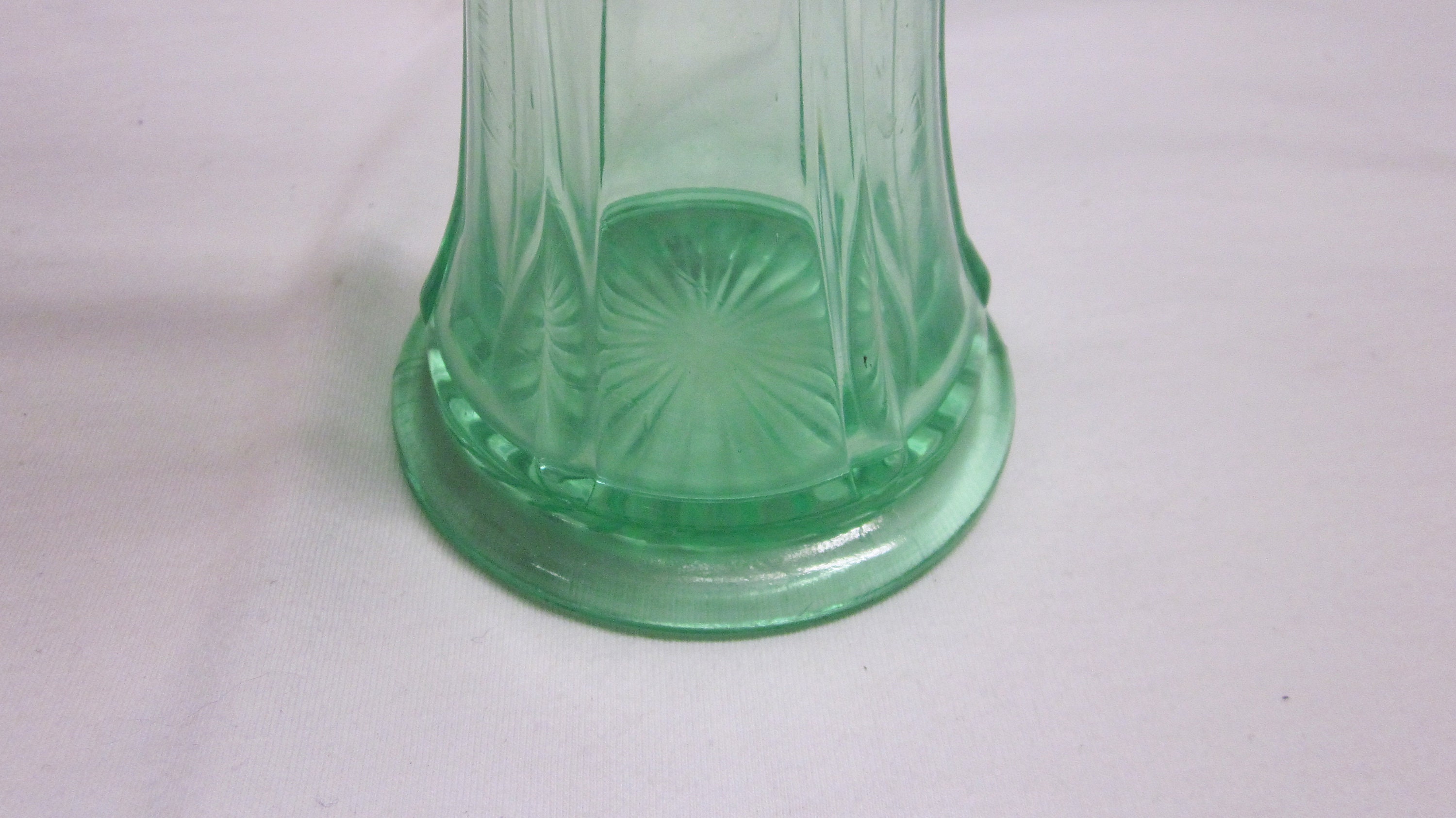 Vintage Uranium Green Glass Ruffled Vase - Etsy