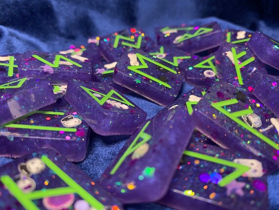 Purple Witchy Runes Set Elder Futhark Resin Runes | Etsy