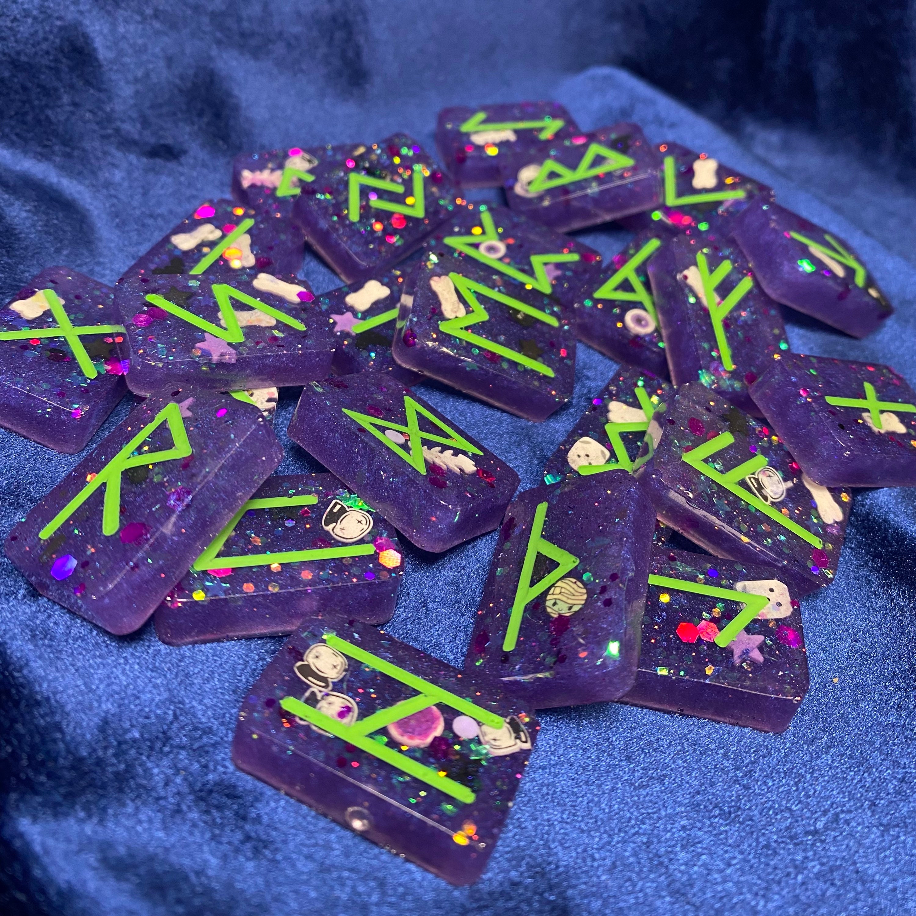 Purple Witchy Runes Set, Elder Futhark, Resin Runes, Divination Tools ...