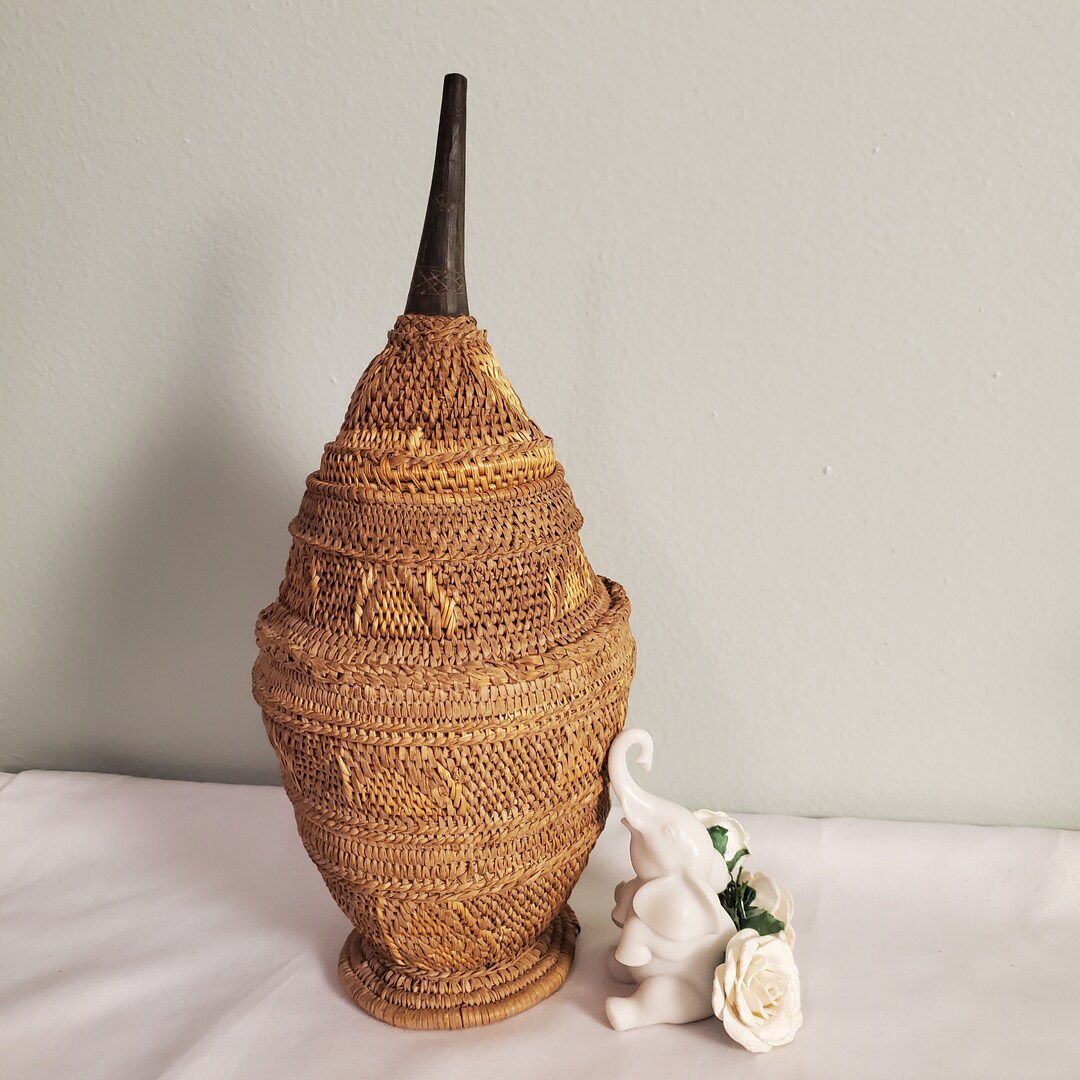 Vintage Tutsi Rwandan Basket With Lid, Small African Lidded Basket ...