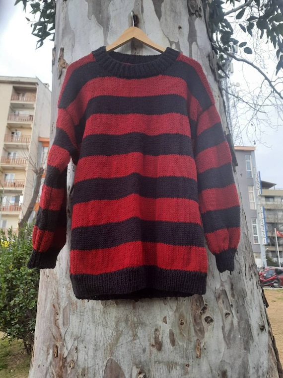 Kurt Cobain Sweater, Red and Black Striped Jumper, Nirvana Kurt Cobain Sweater, Red and Black Striped Jumper, Nirvana